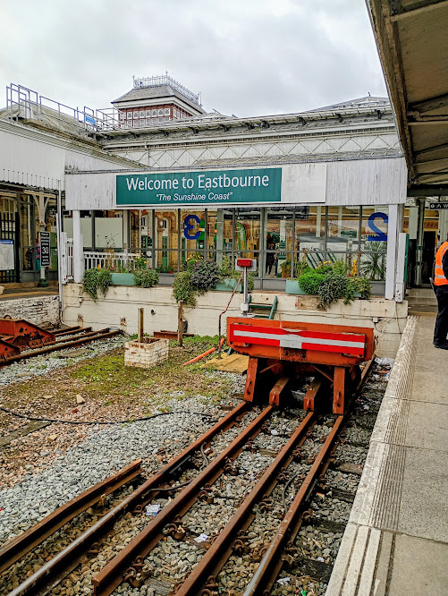 Cosy Crime (And a Bit of Walking) On The Sunshine Coast – A Little ...