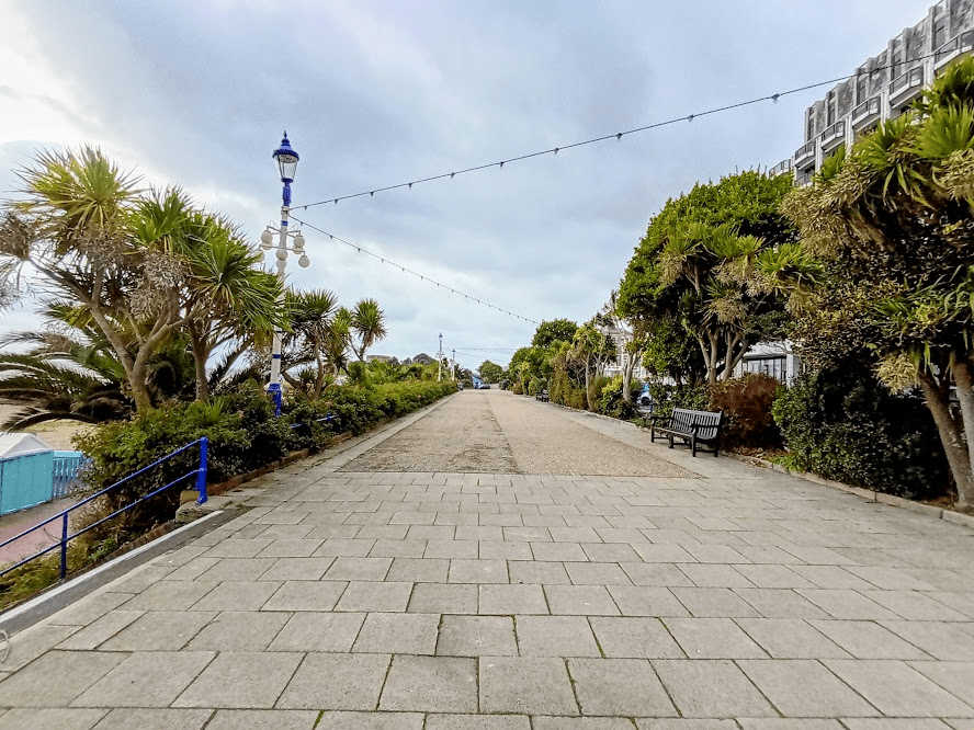 Cosy Crime (And a Bit of Walking) On The Sunshine Coast – A Little ...